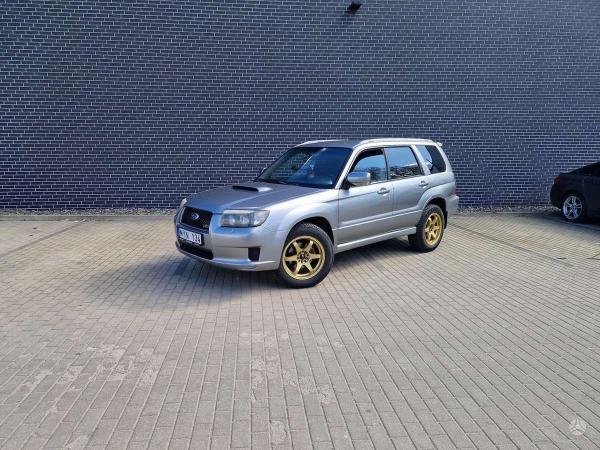 Grey Subaru Forester 2007 in Vilnius, with an engine capacity of 2.50 L and mileage of 305 thousand km for 5000 €, photo 1 on AUTOMOTO.COM.LV