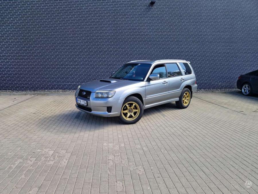 Pelēks Subaru Forester 2007 Viļņa, ar dzinēja tilpumu 2.50 L un nobraukumu 305 tūkst. km par 5000 €, foto 1 vietnē AUTOMOTO.COM.LV