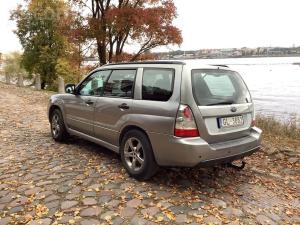 Pelēks Subaru Forester 2007 Rīga, ar dzinēja tilpumu 2.00 L un nobraukumu 246 tūkst. km par 3250 €, foto  vietnē AUTOMOTO.COM.LV