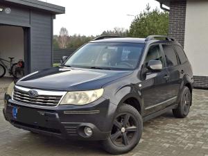 Grey Subaru Forester 2008 in Silute, with an engine capacity of 2.00 L and mileage of 245 thousand km for 3850 €, photo 3 on AUTOMOTO.COM.LV
