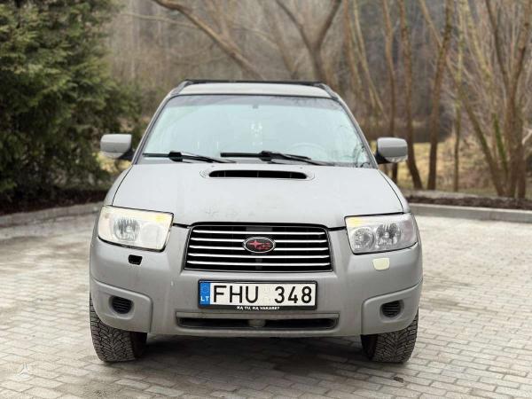 Pelēks Subaru Forester 2008 Viļņa, ar dzinēja tilpumu 2.00 L un nobraukumu 273 tūkst. km par 2750 €, foto 2 vietnē AUTOMOTO.COM.LV