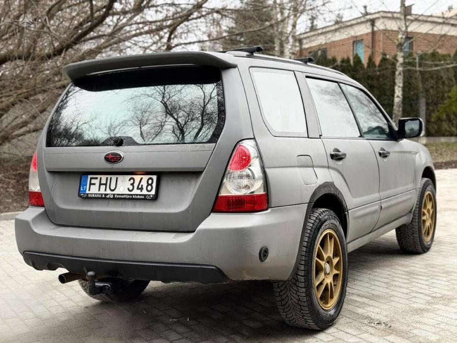 Grey Subaru Forester 2008 in Vilnius, with an engine capacity of 2.00 L and mileage of 273 thousand km for 2750 €, photo 4 on AUTOMOTO.COM.LV