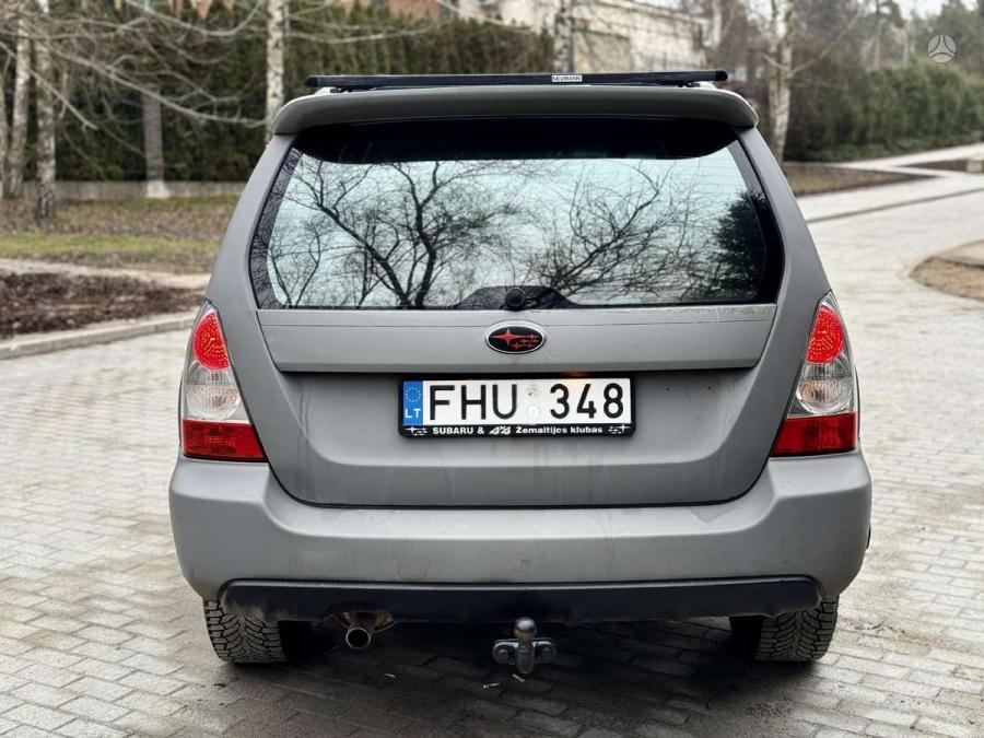 Grey Subaru Forester 2008 in Vilnius, with an engine capacity of 2.00 L and mileage of 273 thousand km for 2750 €, photo 5 on AUTOMOTO.COM.LV