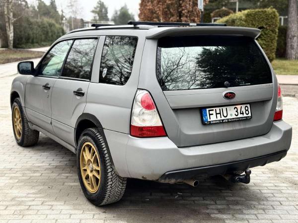 Pelēks Subaru Forester 2008 Viļņa, ar dzinēja tilpumu 2.00 L un nobraukumu 273 tūkst. km par 2750 €, foto 6 vietnē AUTOMOTO.COM.LV