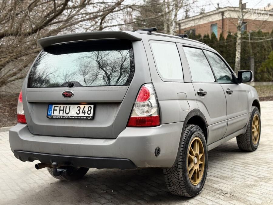 Grey Subaru Forester 2008 in Vilnius, with an engine capacity of 2.00 L and mileage of 273 thousand km for 2550 €, photo 5 on AUTOMOTO.COM.LV