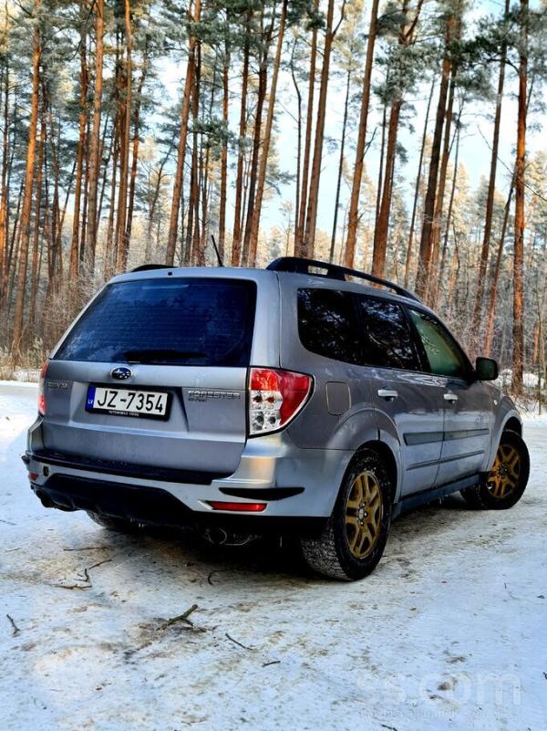 Grey Subaru Forester 2008 in Jurmala, with an engine capacity of 2.00 L and mileage of 0 thousand km for 2990 €, photo 3 on AUTOMOTO.COM.LV