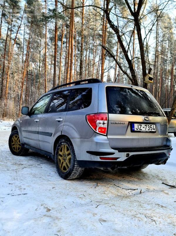 Grey Subaru Forester 2008 in Jurmala, with an engine capacity of 2.00 L and mileage of 0 thousand km for 2990 €, photo 4 on AUTOMOTO.COM.LV