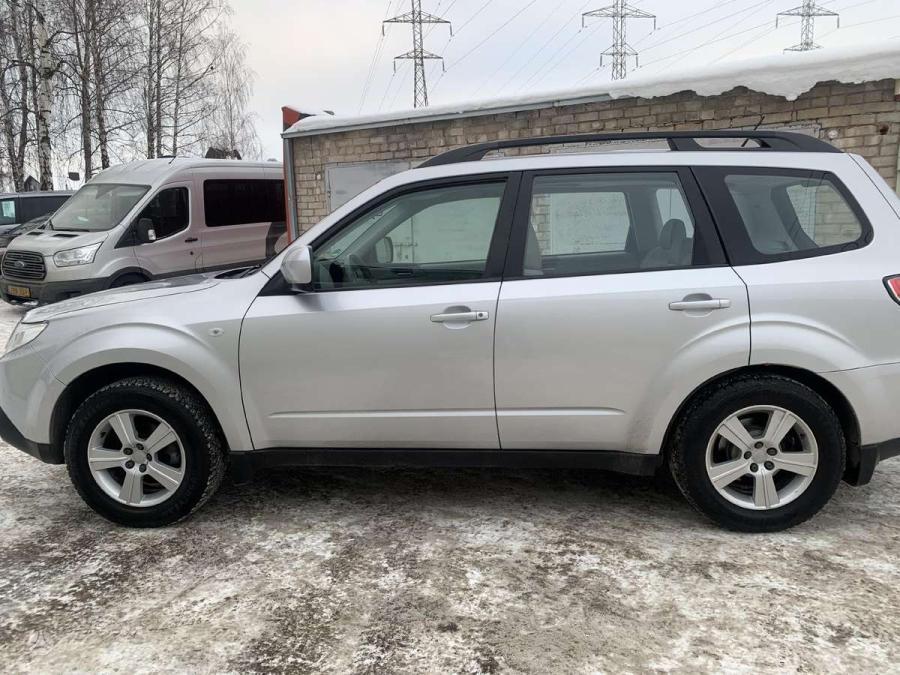Pelēks Subaru Forester 2008 Kauņa, ar dzinēja tilpumu 1.99 L un nobraukumu 211 tūkst. km par 4555 €, foto 1 vietnē AUTOMOTO.COM.LV