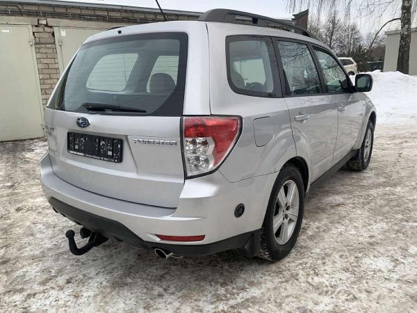 Pelēks Subaru Forester 2008 Kauņa, ar dzinēja tilpumu 1.99 L un nobraukumu 211 tūkst. km par 4555 €, foto 2 vietnē AUTOMOTO.COM.LV