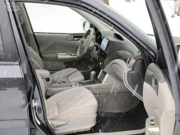 Pelēks Subaru Forester 2008 Viļņa, ar dzinēja tilpumu 2.50 L un nobraukumu 222 tūkst. km par 4600 €, foto 5 vietnē AUTOMOTO.COM.LV