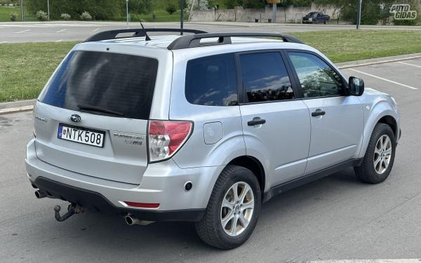 Grey Subaru Forester 2008 in Siauliai, with an engine capacity of 2.00 L and mileage of 335 thousand km for 3700 €, photo 8 on AUTOMOTO.COM.LV