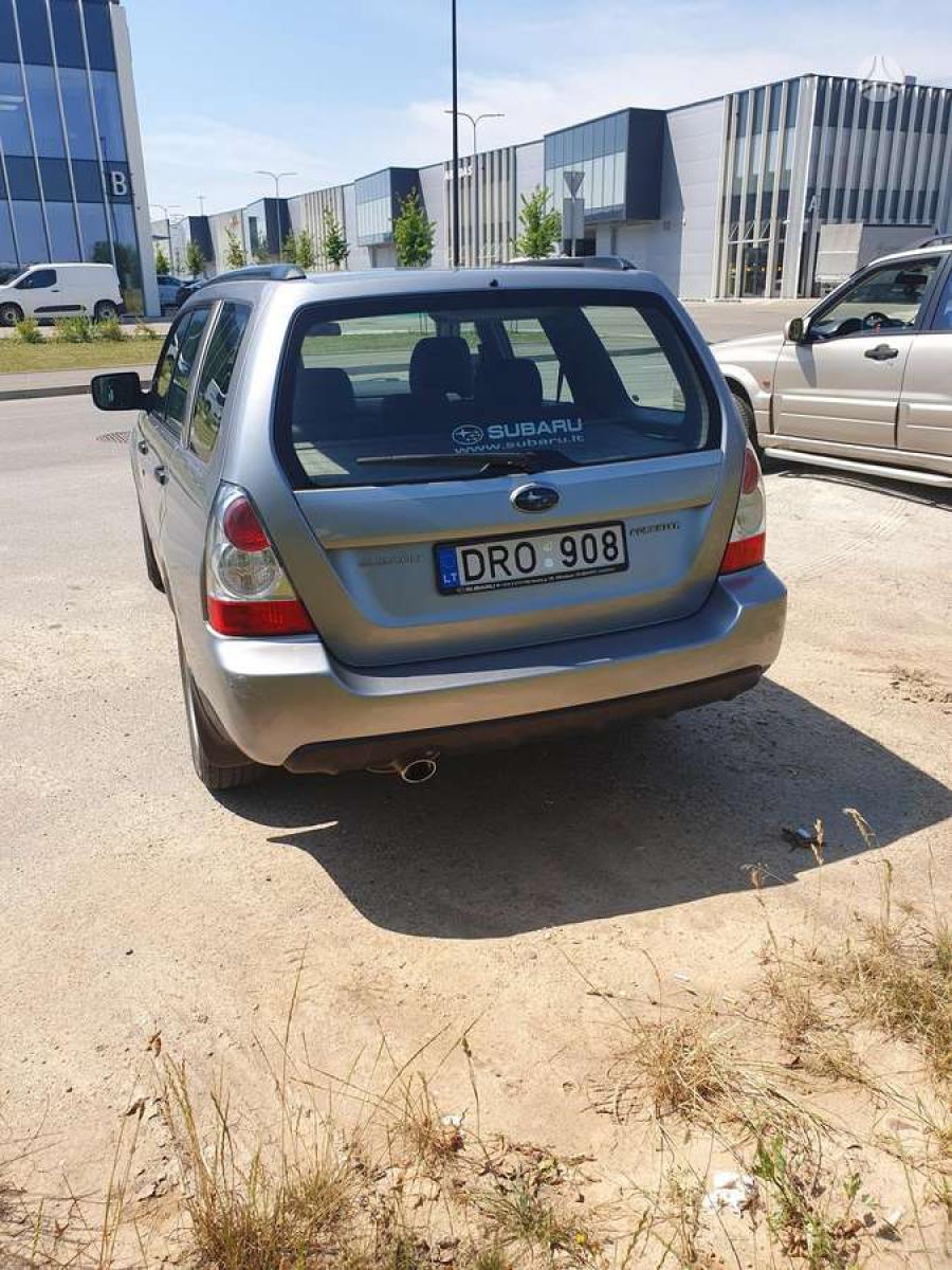 Pelēks Subaru Forester 2008 Viļņa, ar dzinēja tilpumu 1.99 L un nobraukumu 148 tūkst. km par 3500 €, foto 6 vietnē AUTOMOTO.COM.LV