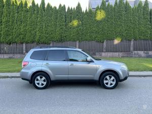 Grey Subaru Forester 2008 in Vilnius, with an engine capacity of 2.00 L and mileage of 399 thousand km for 3850 €, photo 3 on AUTOMOTO.COM.LV