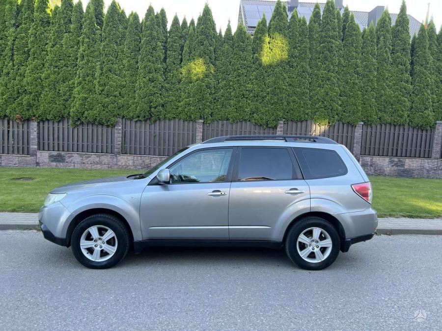 Grey Subaru Forester 2008 in Vilnius, with an engine capacity of 2.00 L and mileage of 399 thousand km for 3850 €, photo 6 on AUTOMOTO.COM.LV