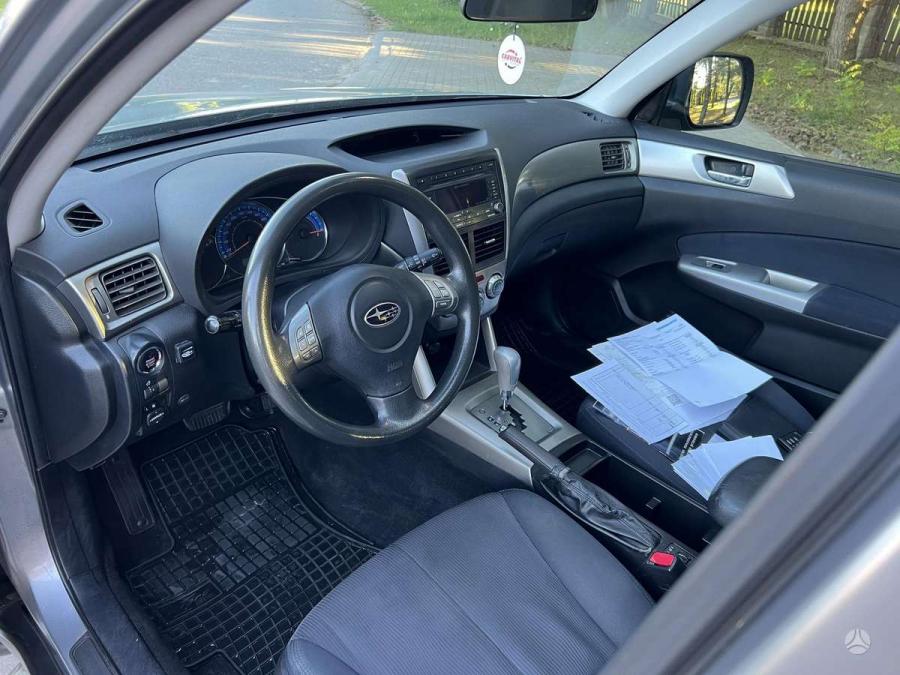 Grey Subaru Forester 2008 in Vilnius, with an engine capacity of 2.00 L and mileage of 399 thousand km for 3850 €, photo 13 on AUTOMOTO.COM.LV