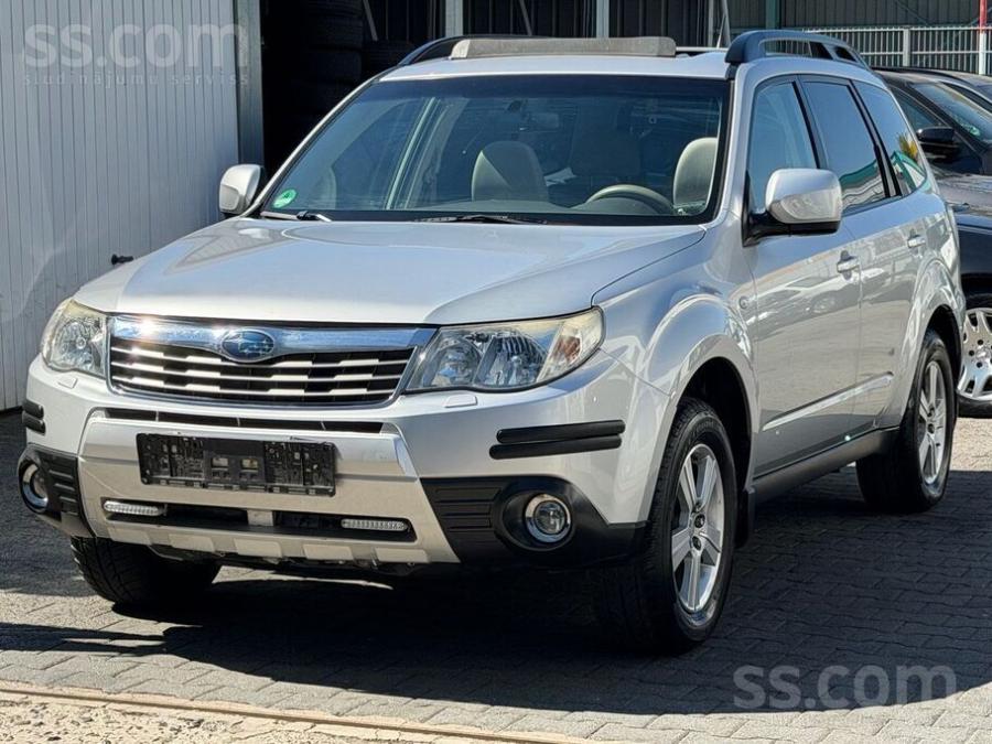 Grey Subaru Forester 2008 in Valmiera, with an engine capacity of 2.00 L and mileage of 109 thousand km for 5900 €, photo 1 on AUTOMOTO.COM.LV