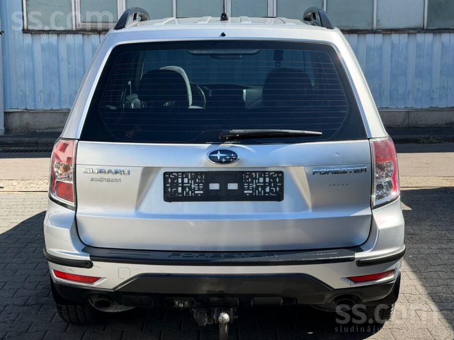 Grey Subaru Forester 2008 in Valmiera, with an engine capacity of 2.00 L and mileage of 109 thousand km for 5900 €, photo 4 on AUTOMOTO.COM.LV
