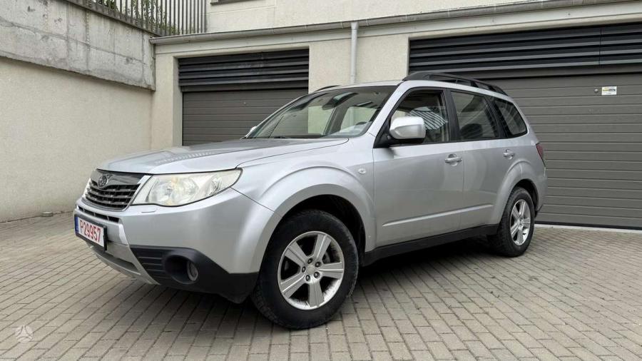 Pelēks Subaru Forester 2008 Viļņa, ar dzinēja tilpumu 1.99 L un nobraukumu 306 tūkst. km par 4999 €, foto 3 vietnē AUTOMOTO.COM.LV