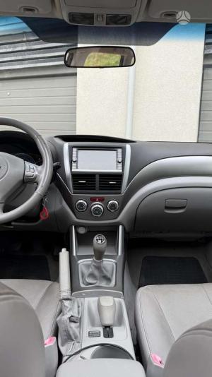Pelēks Subaru Forester 2008 Viļņa, ar dzinēja tilpumu 1.99 L un nobraukumu 306 tūkst. km par 4999 €, foto 10 vietnē AUTOMOTO.COM.LV
