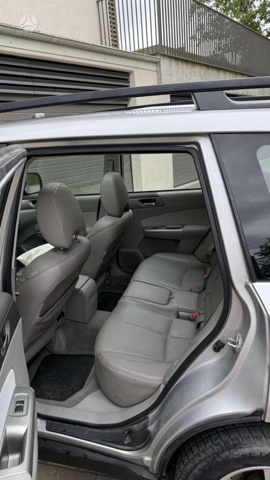 Pelēks Subaru Forester 2008 Viļņa, ar dzinēja tilpumu 1.99 L un nobraukumu 306 tūkst. km par 4999 €, foto 11 vietnē AUTOMOTO.COM.LV