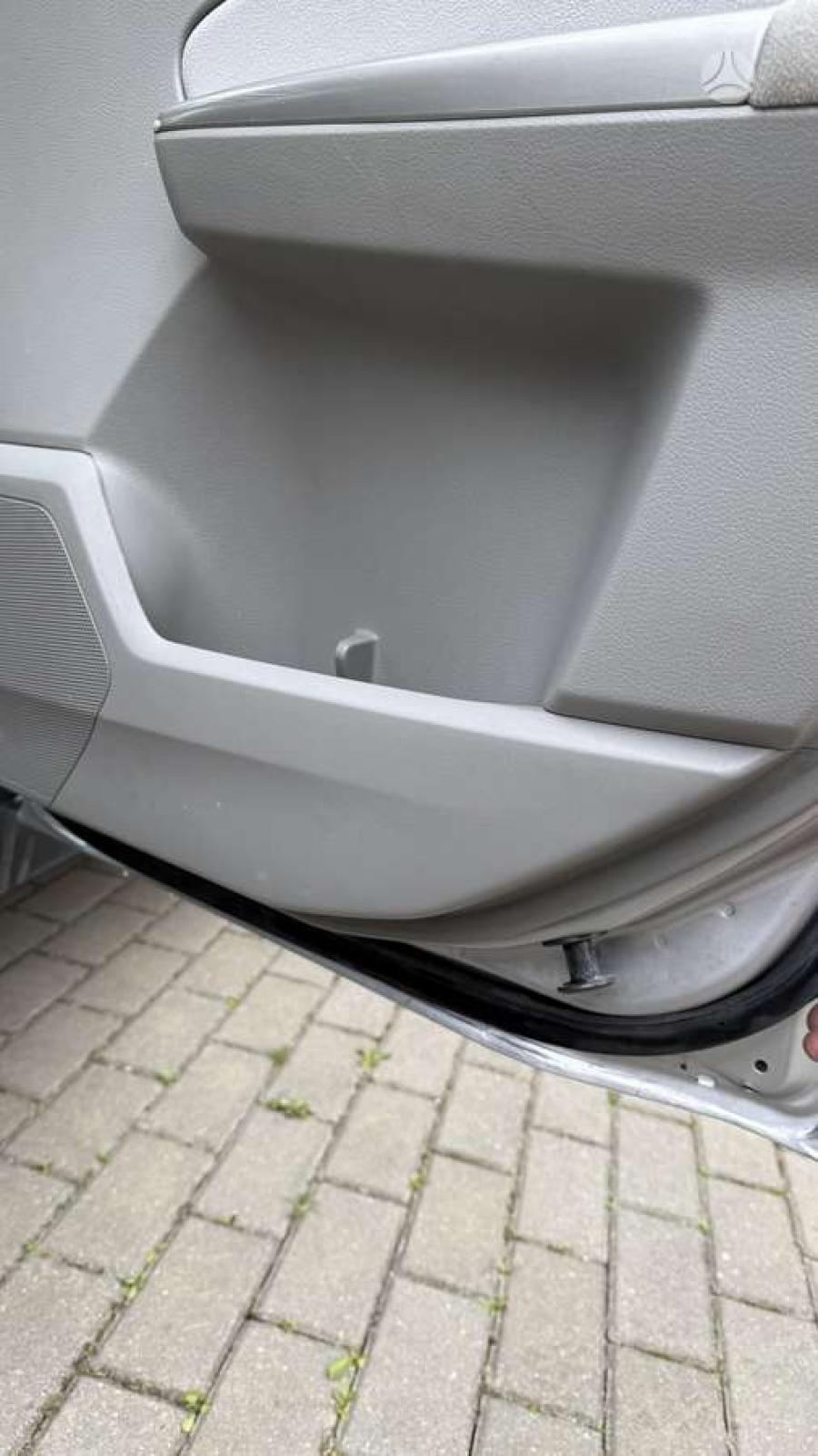 Pelēks Subaru Forester 2008 Viļņa, ar dzinēja tilpumu 1.99 L un nobraukumu 306 tūkst. km par 4999 €, foto 13 vietnē AUTOMOTO.COM.LV