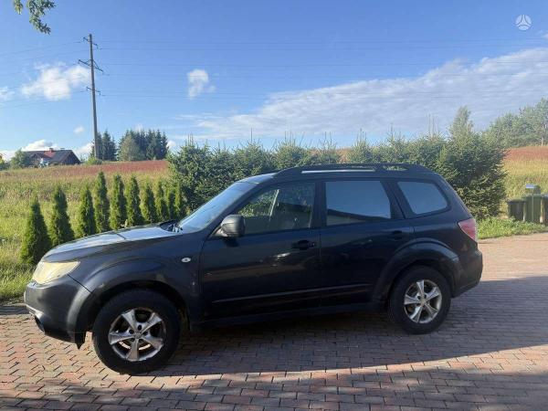 Grey Subaru Forester 2008 in Trakai, with an engine capacity of 1.99 L and mileage of 287 thousand km for 3300 €, photo 1 on AUTOMOTO.COM.LV