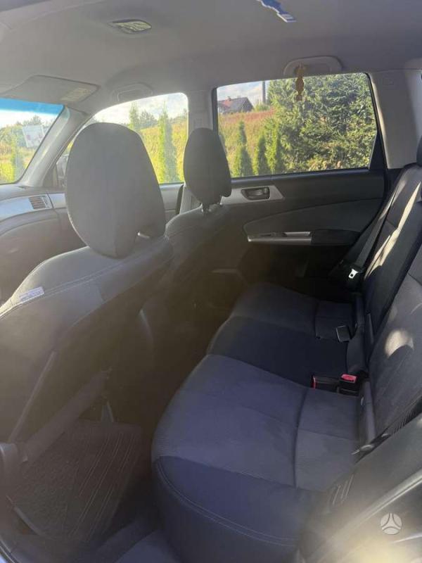 Grey Subaru Forester 2008 in Trakai, with an engine capacity of 1.99 L and mileage of 287 thousand km for 3300 €, photo 5 on AUTOMOTO.COM.LV