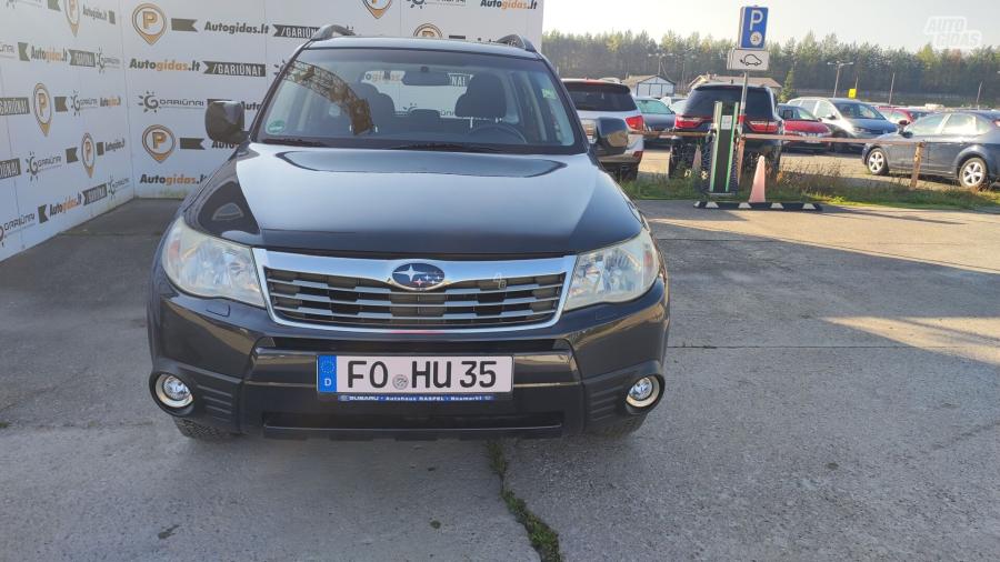 Grey Subaru Forester 2008 in Vilnius, with an engine capacity of 2.00 L and mileage of 293 thousand km for 4950 €, photo 1 on AUTOMOTO.COM.LV