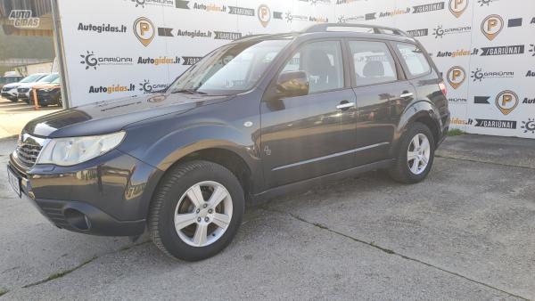 Pelēks Subaru Forester 2008 Viļņa, ar dzinēja tilpumu 2.00 L un nobraukumu 293 tūkst. km par 4950 €, foto 4 vietnē AUTOMOTO.COM.LV