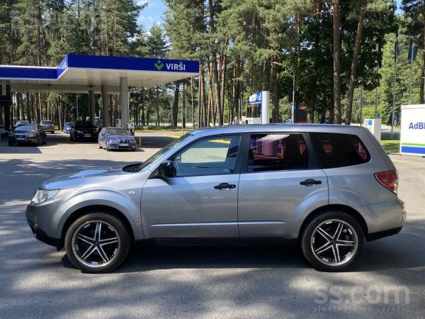 Grey Subaru Forester 2009 in Riga, with an engine capacity of 2.00 L and mileage of 0 thousand km for 2999 €, photo 2 on AUTOMOTO.COM.LV