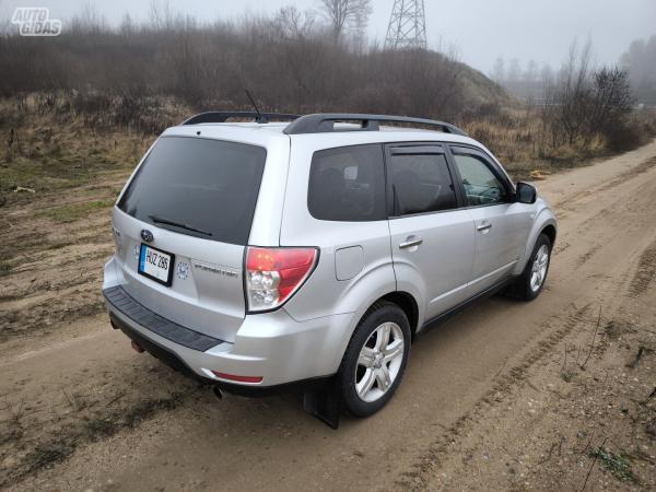 Grey Subaru Forester 2009 in Vilnius, with an engine capacity of 2.50 L and mileage of 330 thousand km for 3200 €, photo 4 on AUTOMOTO.COM.LV