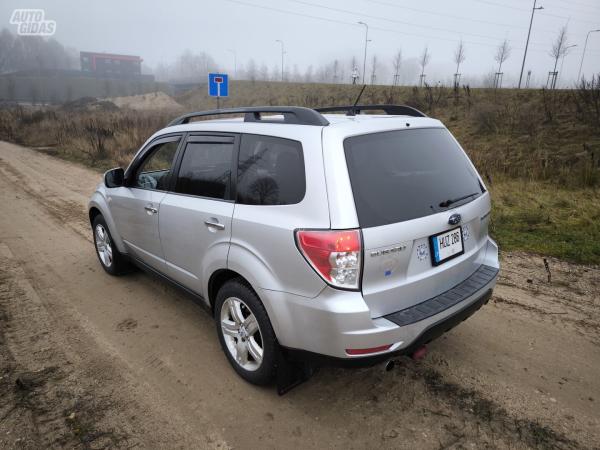 Grey Subaru Forester 2009 in Vilnius, with an engine capacity of 2.50 L and mileage of 330 thousand km for 3200 €, photo 5 on AUTOMOTO.COM.LV