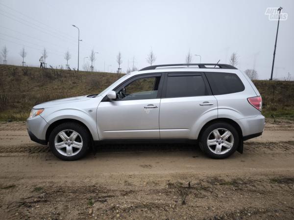 Grey Subaru Forester 2009 in Vilnius, with an engine capacity of 2.50 L and mileage of 330 thousand km for 3200 €, photo 6 on AUTOMOTO.COM.LV