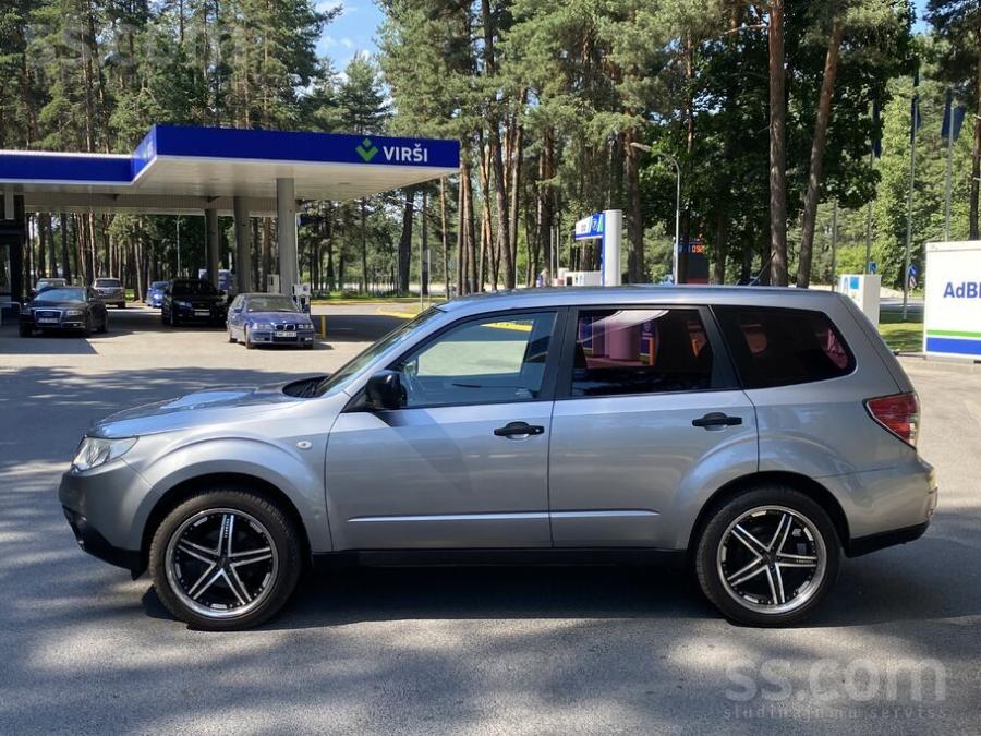 Grey Subaru Forester 2009 in Riga, with an engine capacity of 2.00 L and mileage of 0 thousand km for 2999 €, photo 2 on AUTOMOTO.COM.LV