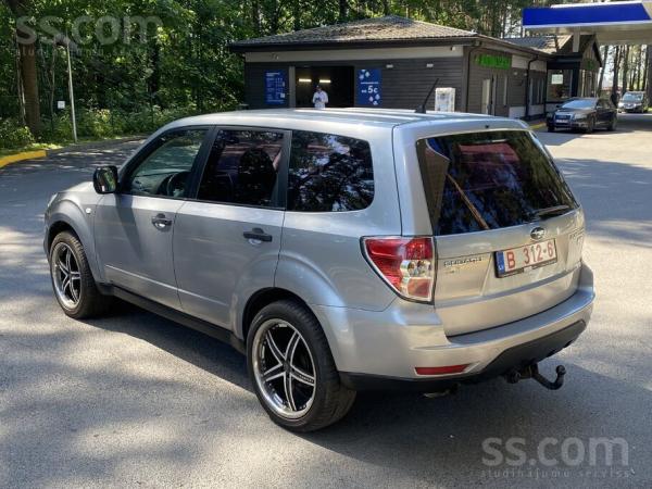 Grey Subaru Forester 2009 in Riga, with an engine capacity of 2.00 L and mileage of 0 thousand km for 2999 €, photo 3 on AUTOMOTO.COM.LV