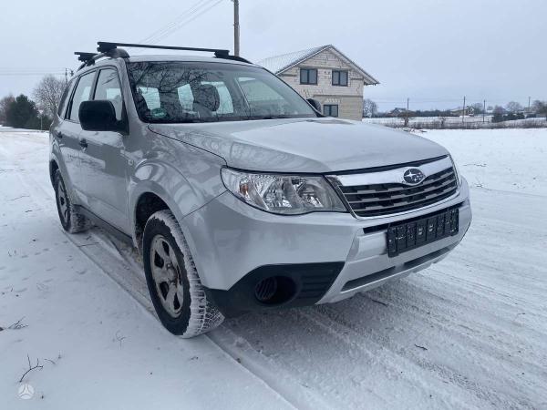 Pelēks Subaru Forester 2009 Marijampole, ar dzinēja tilpumu 1.99 L un nobraukumu 127 tūkst. km par 3650 €, foto 1 vietnē AUTOMOTO.COM.LV