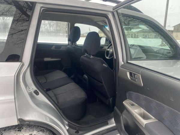 Pelēks Subaru Forester 2009 Marijampole, ar dzinēja tilpumu 1.99 L un nobraukumu 127 tūkst. km par 3650 €, foto 6 vietnē AUTOMOTO.COM.LV