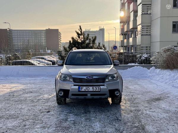 Pelēks Subaru Forester 2009 Viļņa, ar dzinēja tilpumu 2.46 L un nobraukumu 188 tūkst. km par 3500 €, foto 8 vietnē AUTOMOTO.COM.LV