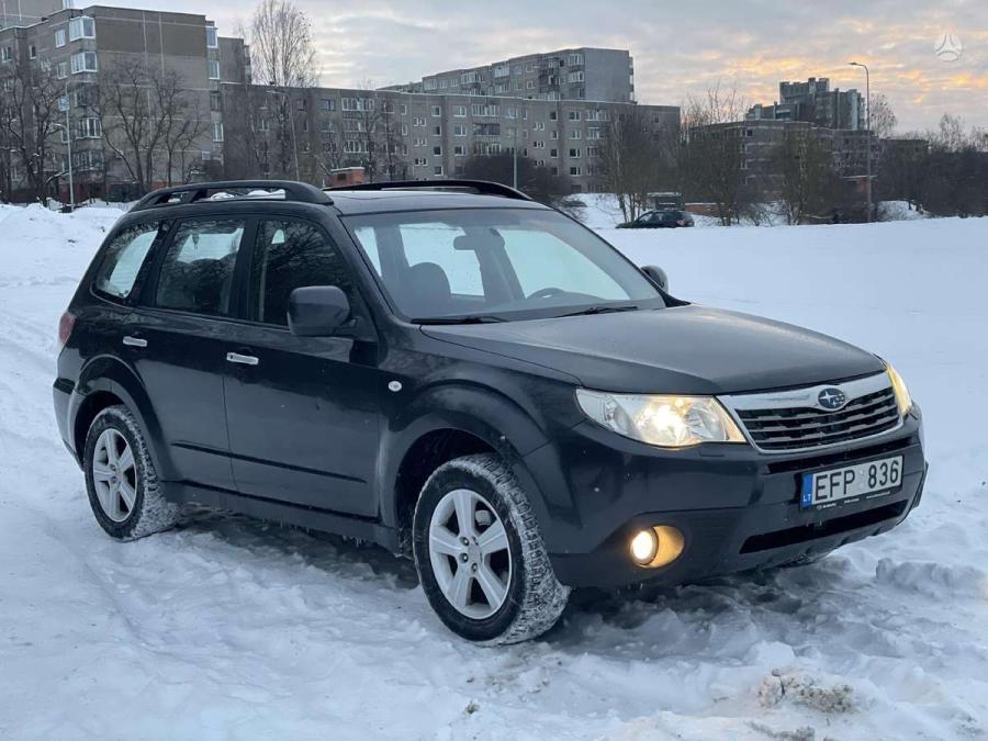 Grey Subaru Forester 2009 in Vilnius, with an engine capacity of 1.99 L and mileage of 400 thousand km for 2800 €, photo 3 on AUTOMOTO.COM.LV