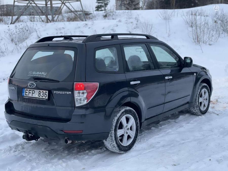 Grey Subaru Forester 2009 in Vilnius, with an engine capacity of 1.99 L and mileage of 400 thousand km for 2800 €, photo 5 on AUTOMOTO.COM.LV
