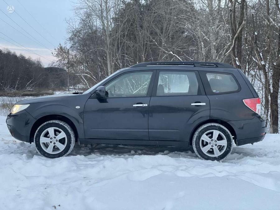 Grey Subaru Forester 2009 in Vilnius, with an engine capacity of 1.99 L and mileage of 400 thousand km for 2800 €, photo 8 on AUTOMOTO.COM.LV