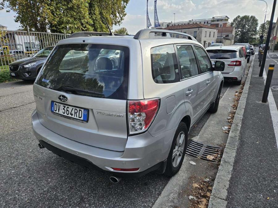 Grey Subaru Forester 2009 in Utena, with an engine capacity of 1.99 L and mileage of 206 thousand km for 6750 €, photo 5 on AUTOMOTO.COM.LV