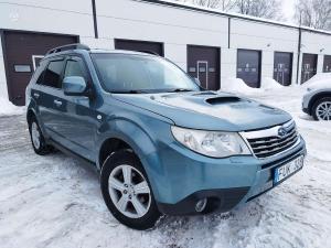 Grey Subaru Forester 2009 in Utena, with an engine capacity of 2.00 L and mileage of 202 thousand km for 4300 €, photo  on AUTOMOTO.COM.LV