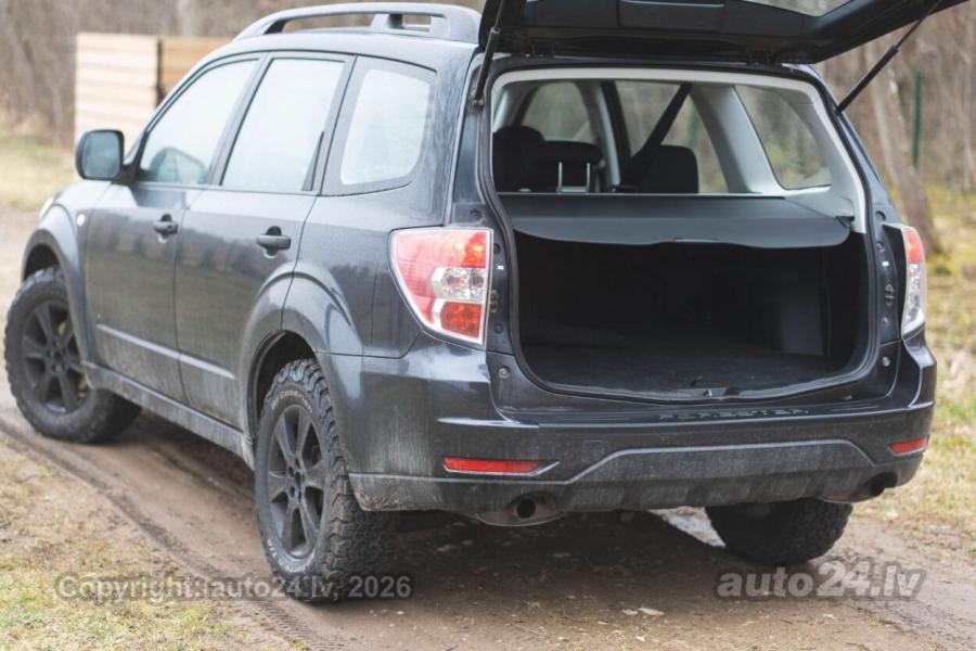 Grey Subaru Forester 2009 in Tallinn, with an engine capacity of 2.00 L and mileage of 171 thousand km for 3499 €, photo 17 on AUTOMOTO.COM.LV
