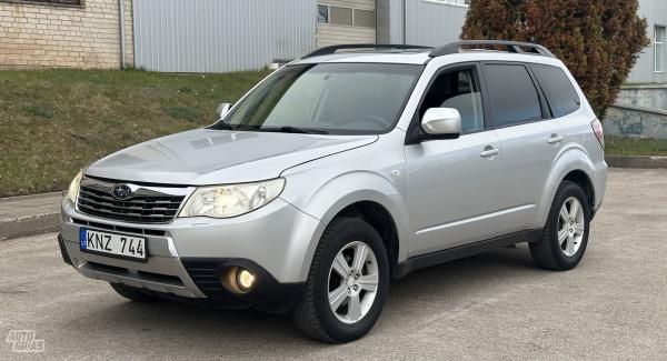 Grey Subaru Forester 2009 in Siauliai, with an engine capacity of 2.00 L and mileage of 349 thousand km for 4200 €, photo 3 on AUTOMOTO.COM.LV