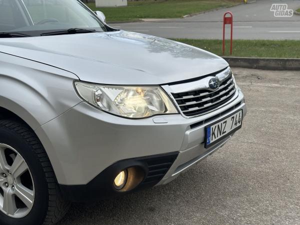 Grey Subaru Forester 2009 in Siauliai, with an engine capacity of 2.00 L and mileage of 349 thousand km for 4200 €, photo 7 on AUTOMOTO.COM.LV