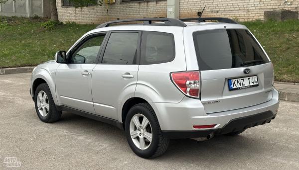 Grey Subaru Forester 2009 in Siauliai, with an engine capacity of 2.00 L and mileage of 349 thousand km for 4200 €, photo 9 on AUTOMOTO.COM.LV