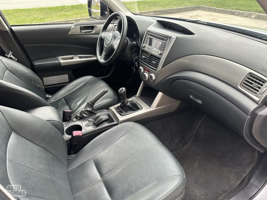Pelēks Subaru Forester 2009 Šauļi, ar dzinēja tilpumu 2.00 L un nobraukumu 349 tūkst. km par 4200 €, foto 17 vietnē AUTOMOTO.COM.LV