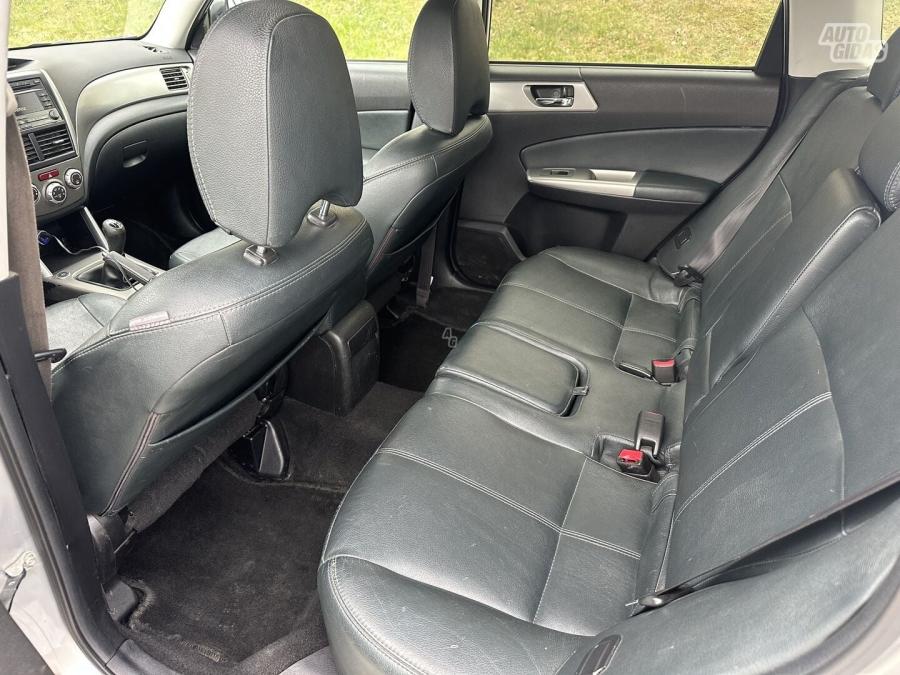 Pelēks Subaru Forester 2009 Šauļi, ar dzinēja tilpumu 2.00 L un nobraukumu 349 tūkst. km par 4200 €, foto 18 vietnē AUTOMOTO.COM.LV