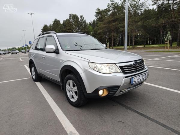 Grey Subaru Forester 2009 in Utena, with an engine capacity of 2.00 L and mileage of 193 thousand km for 5500 €, photo 1 on AUTOMOTO.COM.LV